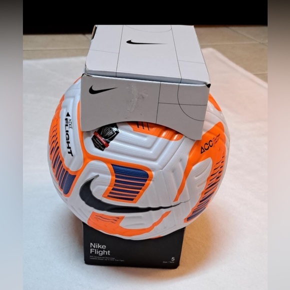 Nike | Games | Nike Flight Soccer Ball Size 5 Adult Professional Size ...